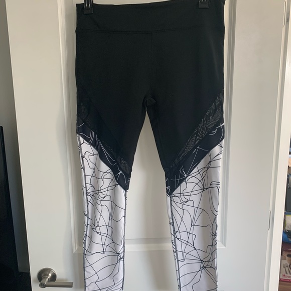 Fabletics | Pants & Jumpsuits | Fabletics Size Xl Marble Leggings ...
